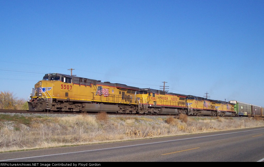 UP 5507 leads eastbound autorack